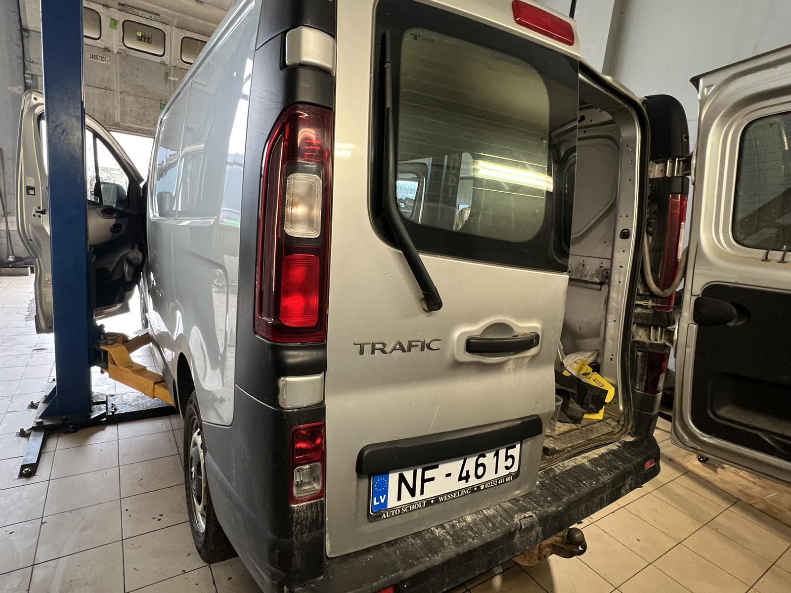 Utilisé RENAULT Trafic Pompe de direction assistée électrique 491100616R