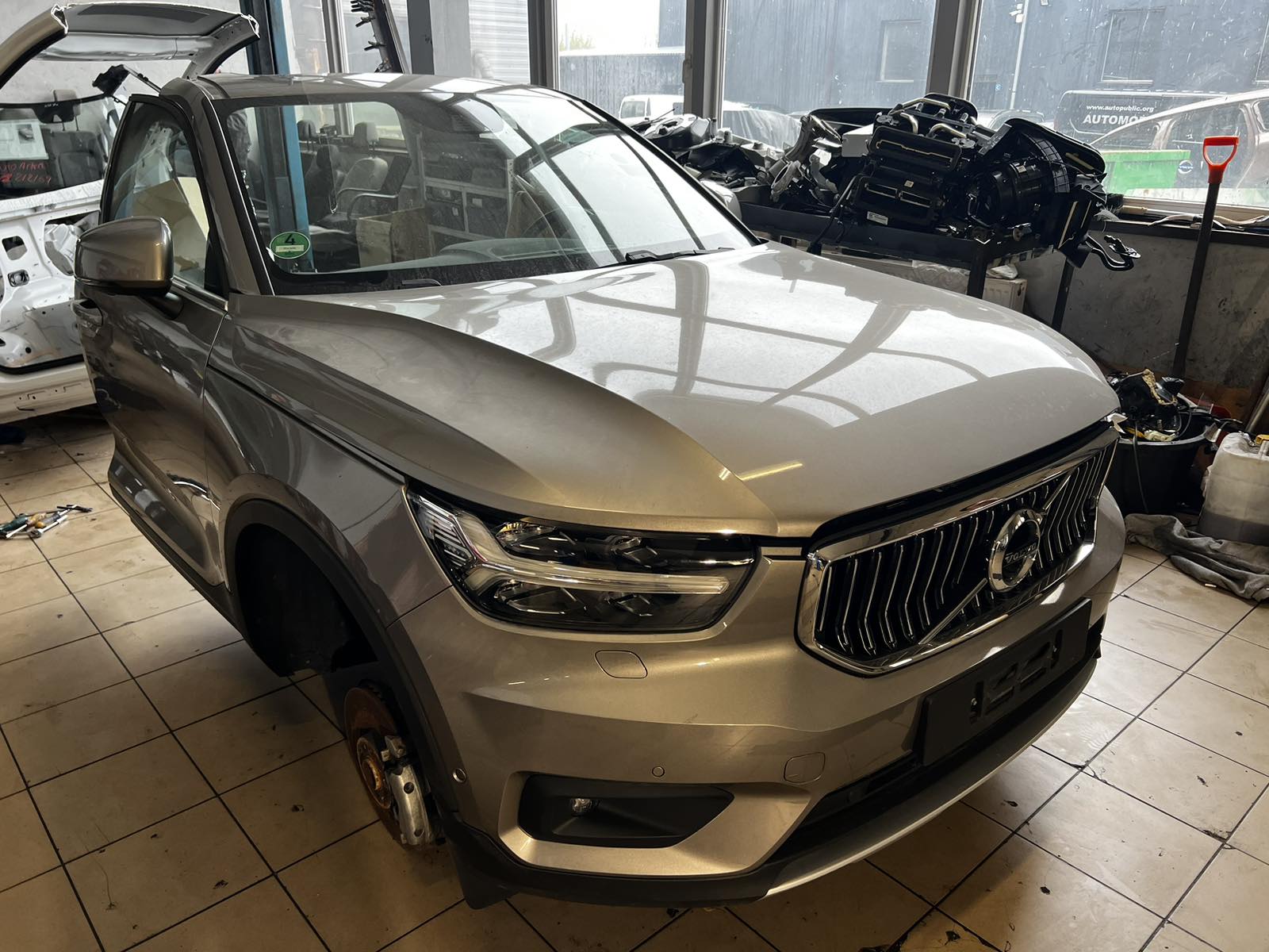 Used VOLVO XC40 Holder next 31489093