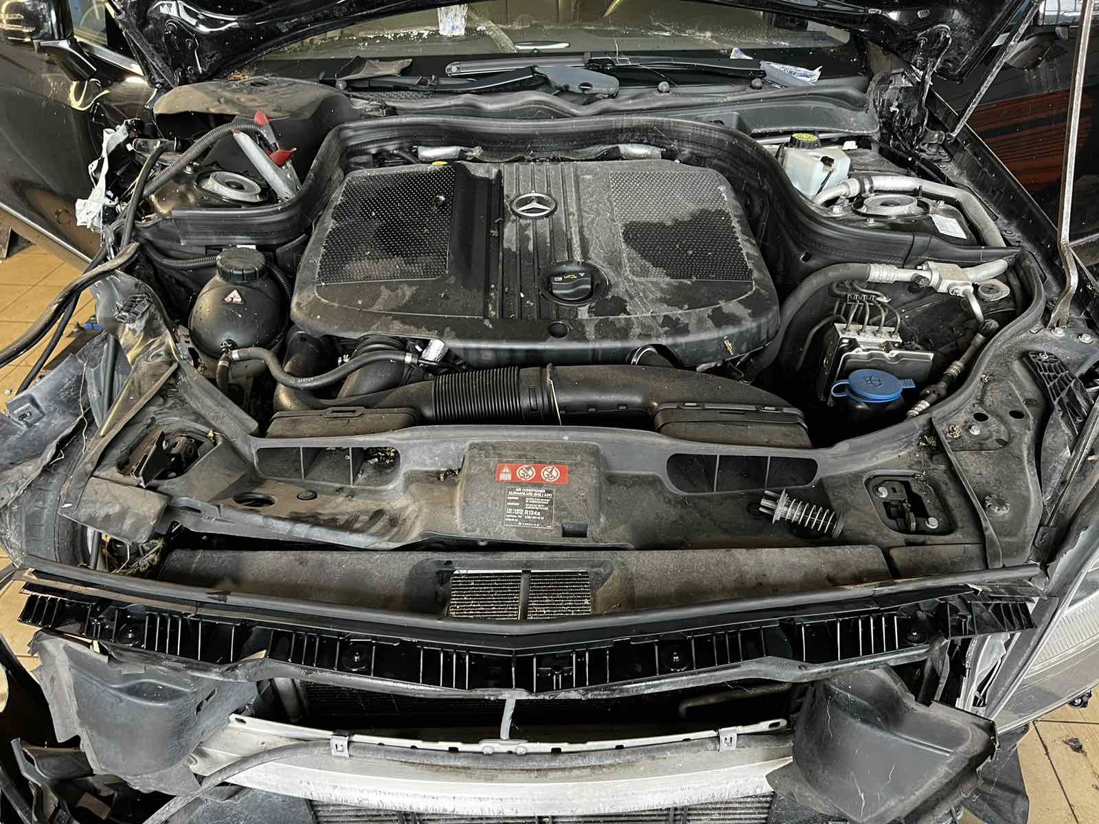 Used Mercedes Benz CLS-Class Air deflector cooling radiator A2185052630