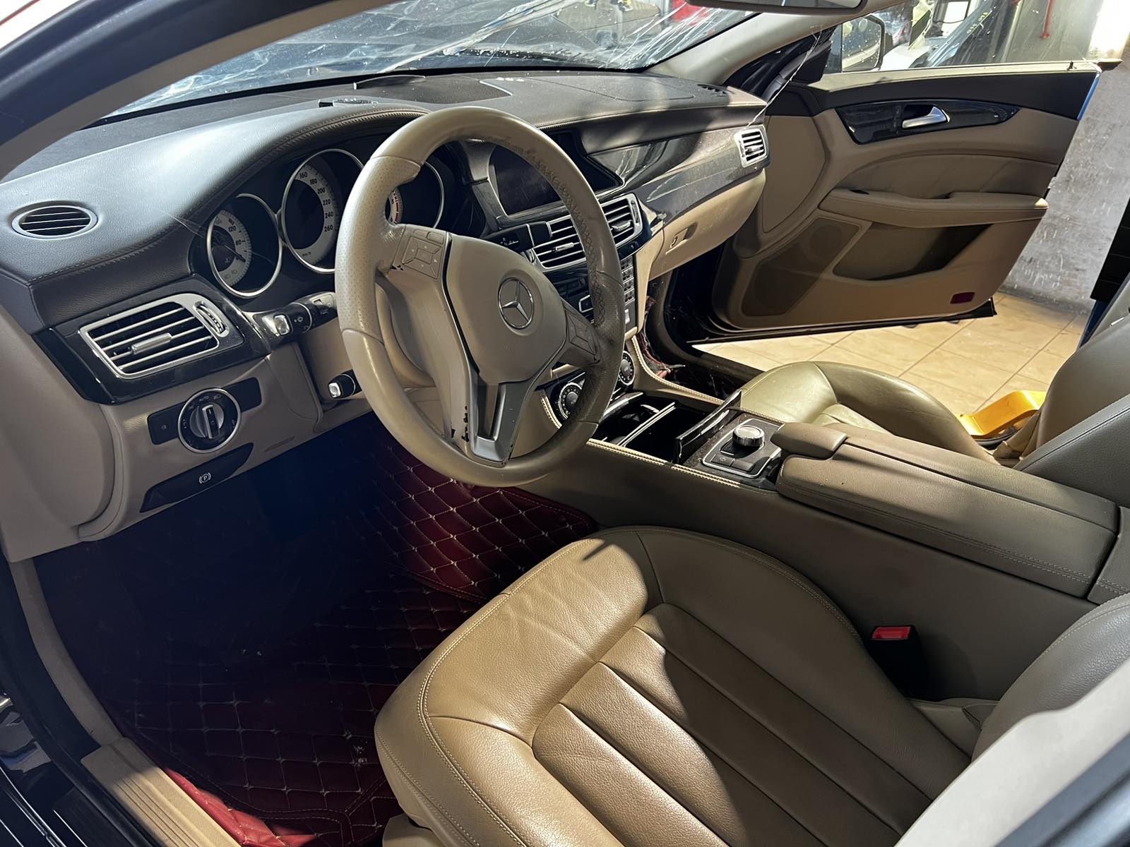 Used Mercedes Benz CLS-Class Front door strip to the glass exterior ...
