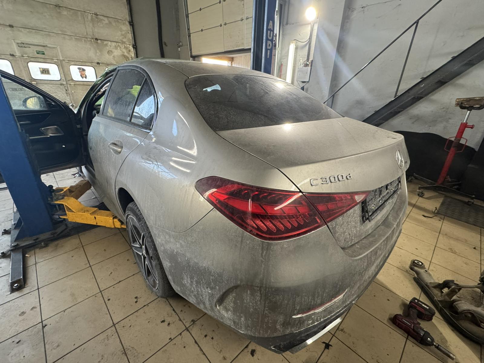 Utilisé Mercedes Benz C-Class joint d étanchéité pour porte arrière ...